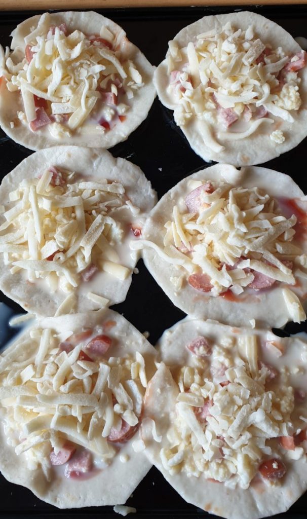 Eggy Cheesy Things - delicious mini quiches - Foodle Club