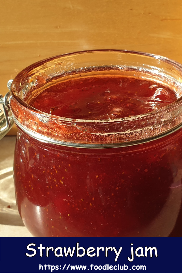 Homemade strawberry jam - Foodle Club
