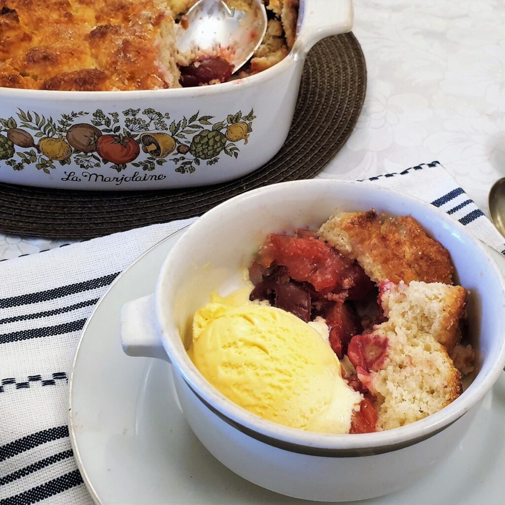 Old fashioned plum cobbler - Foodle Club