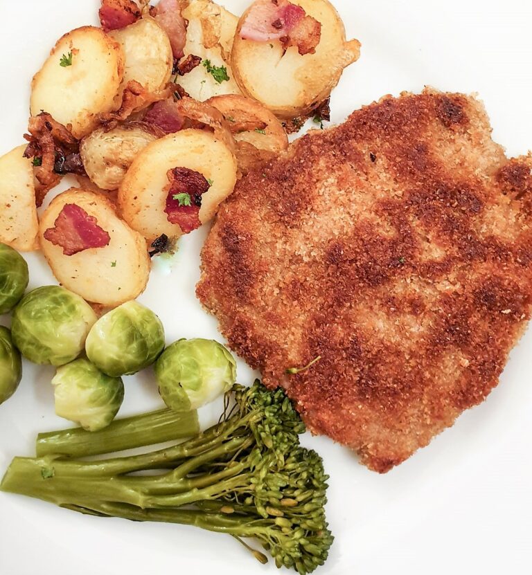 Crispy crumbed beef schnitzels - Foodle Club