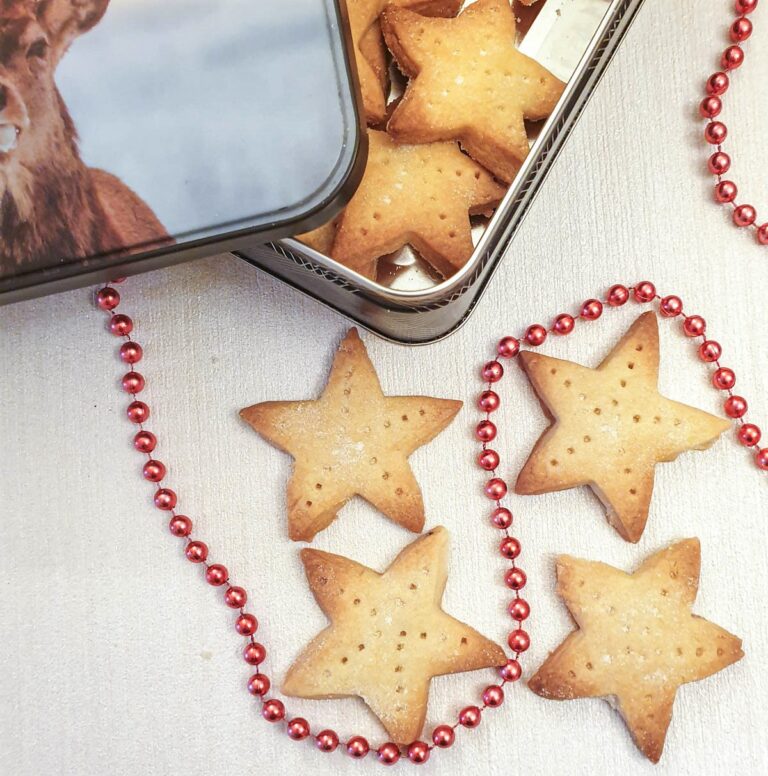 Easy shortbread stars - a 3-ingredient recipe - Foodle Club