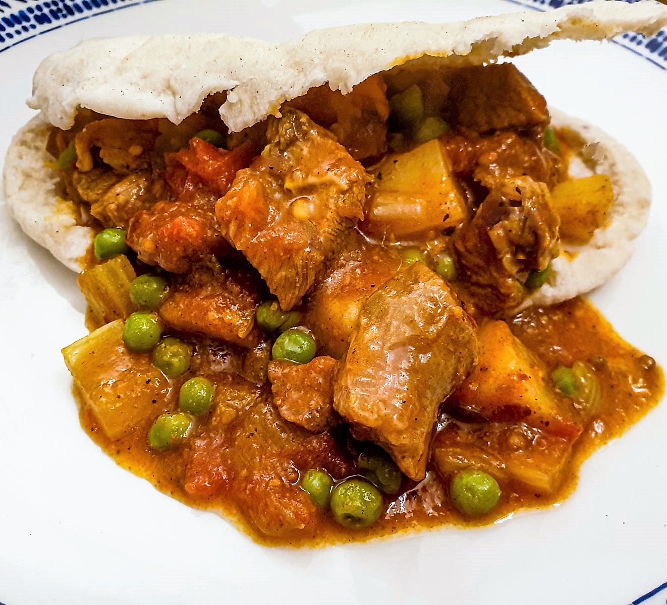 Leftover lamb curry in pita bread - Foodle Club