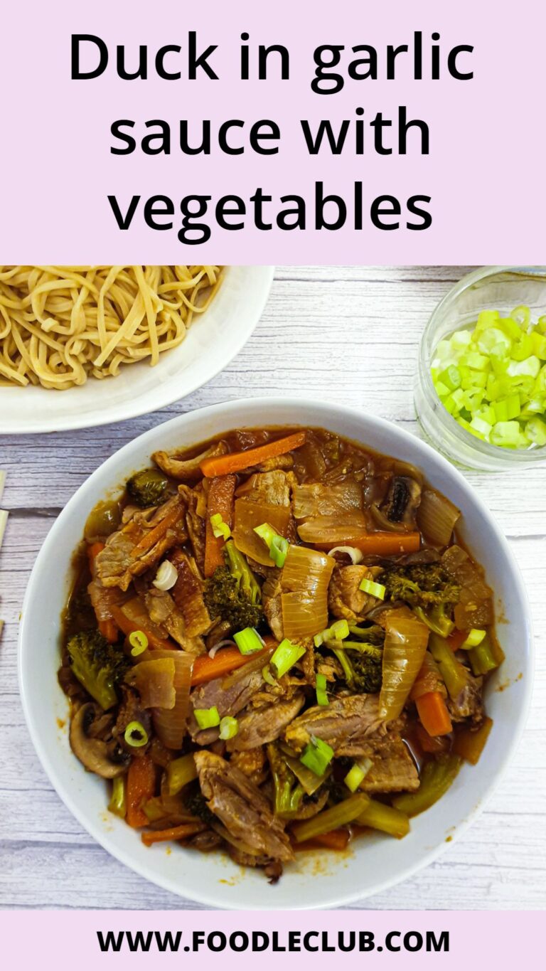 Duck in garlic sauce with vegetables - Foodle Club