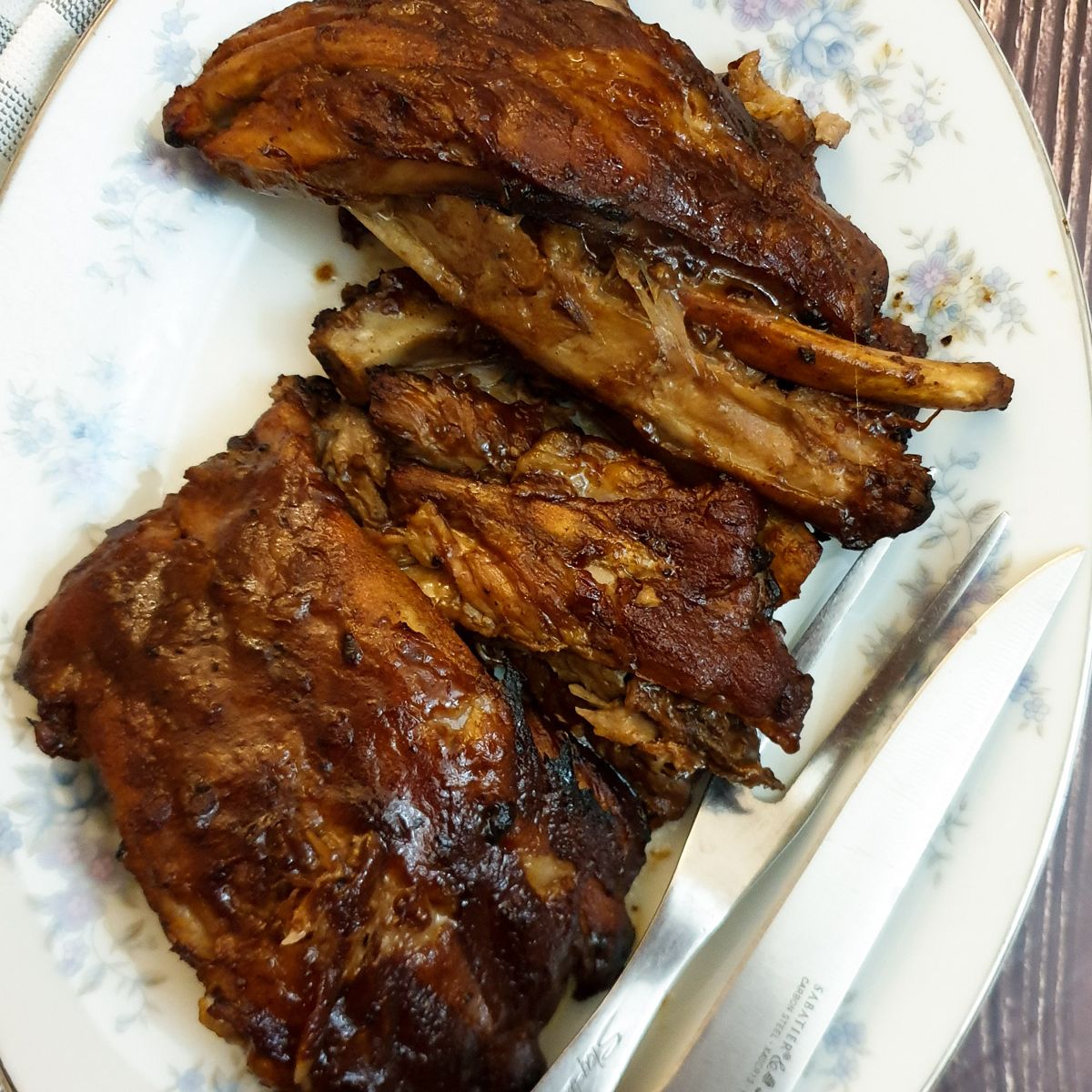 Slow cooker barbeque pork spare ribs - Foodle Club