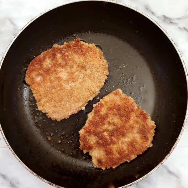Crispy crumbed beef schnitzels - Foodle Club