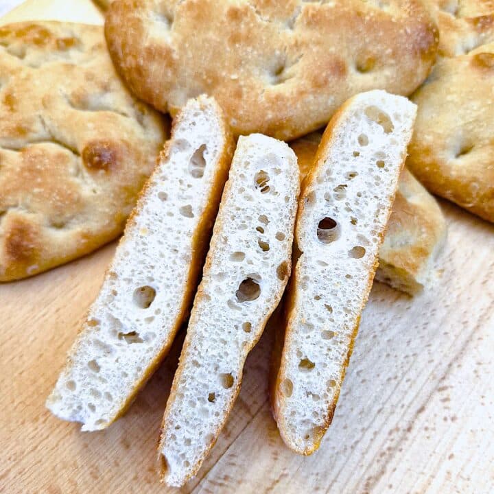 Homemade crusty Portuguese rolls (Papo Secos) - Foodle Club