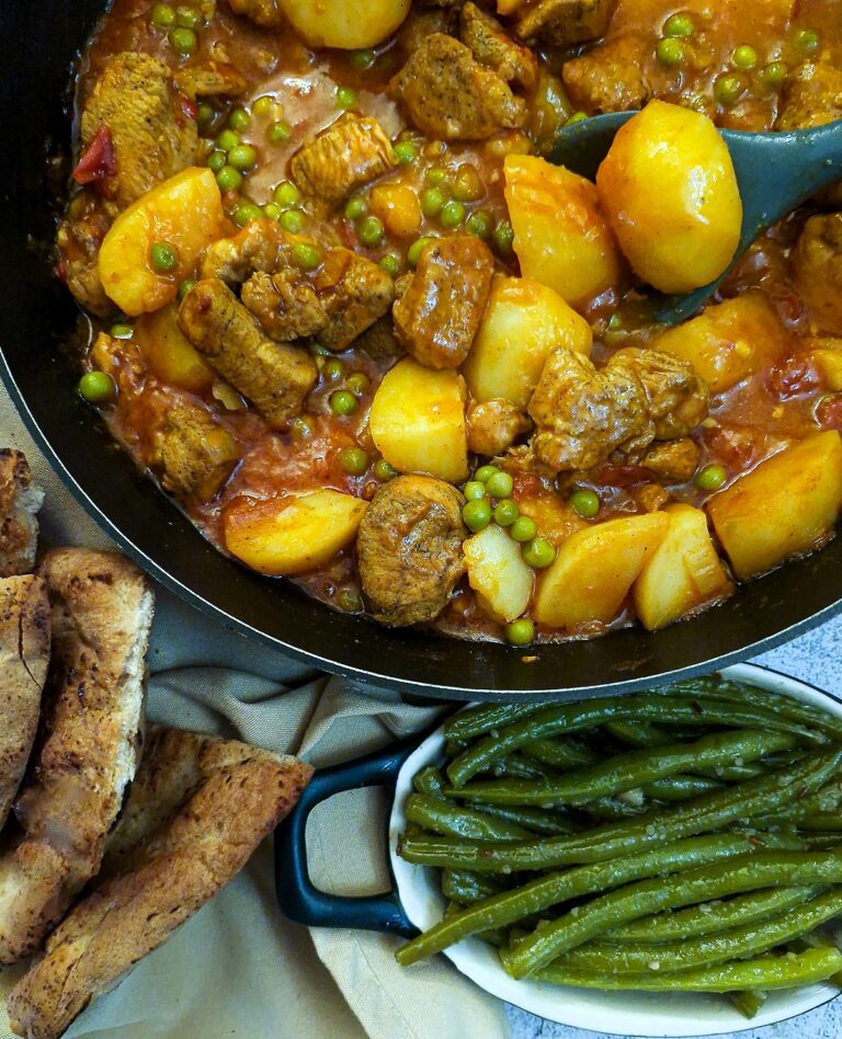 Chicken Aloo Matar (one pot chicken, potato and pea curry) - Foodle Club
