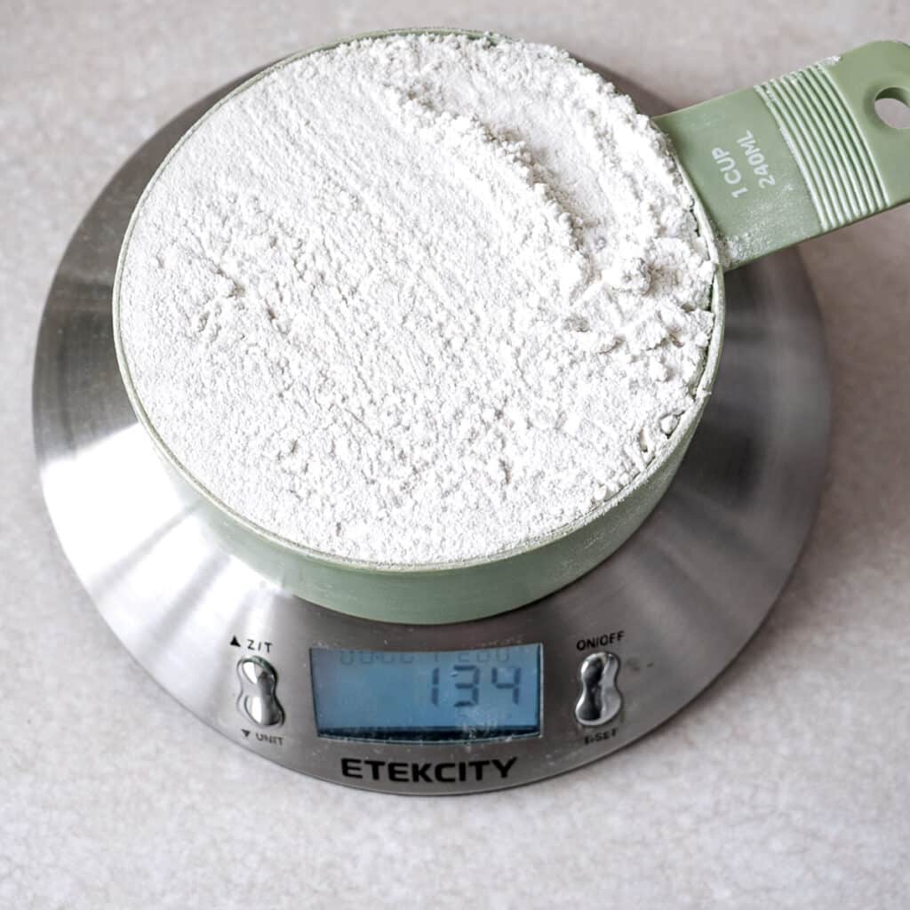 Convert grams to cups (for flour, sugar, butter and more) - Foodle Club